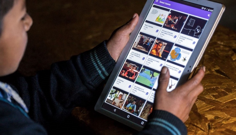 Karim Rifai crea Uayki: una biblioteca digital inalámbrica sin internet ...