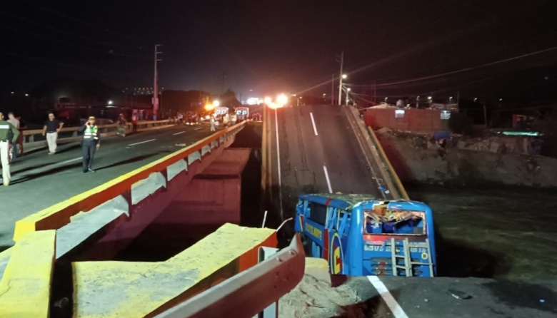 Colapso de puente en Chancay: Al menos dos muertos y más de 40 heridos tras caída de vehículos ...