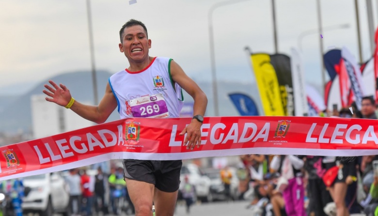Eric Belizario Sucapuca se lleva el primer lugar en la Maratón ...