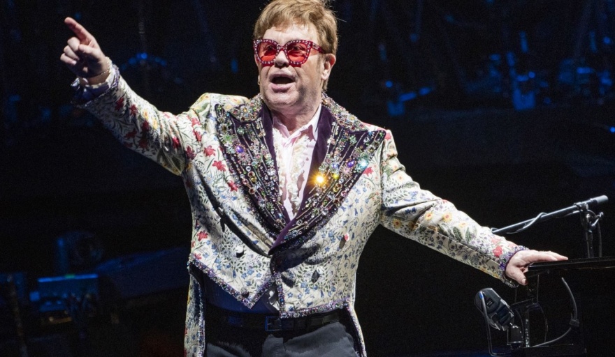 Elton John es elegido ícono del año 2024 por la revista Time - CentralTV